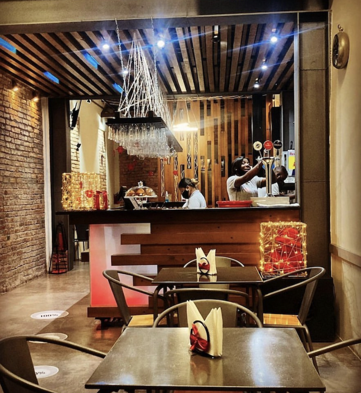 Vinte e Três Café & Bar – LNL – Where to Dine, Drink & Stay in Angola