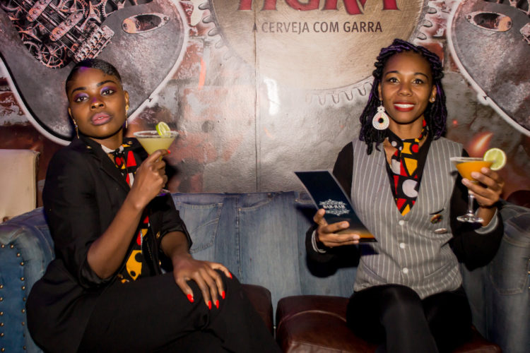 Bar Bar: O ponto de encontro de Luanda – LNL – Where to Dine, Drink ...